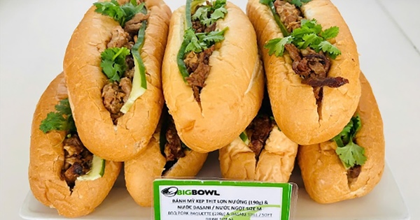 Rà soát toàn diện dịch vụ phi hàng không sau vụ "ổ bánh mỳ giá 208,000 ...