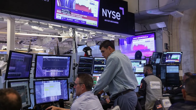 Dow Jones mất hơn 500 điểm sau cuộc họp đầu tiên của tân Chủ tịch Fed ...